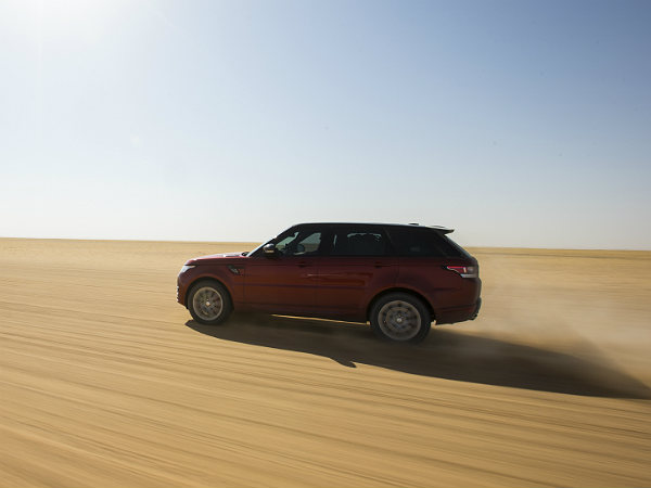 Range Rover Sport Crosses Arabian Desert In Record Time - DriveSpark News