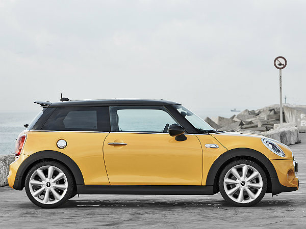 2014 Mini Cooper Unveiled: Images, Variants, Specs, Price & Features ...
