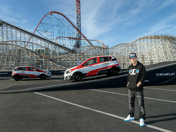Rob Dyrdek Sets World’s Longest Reverse Ramp Jump By A Car Record ...