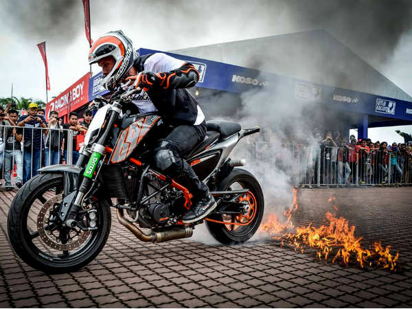 KTM 690 Can Paint By Rok Bagoros - DriveSpark