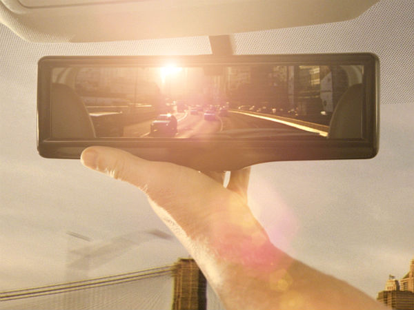 Nissan Smart Rearview Mirror With Integrated LCD Display Is The Future ...
