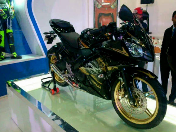 Yamaha R15 Black And Gold