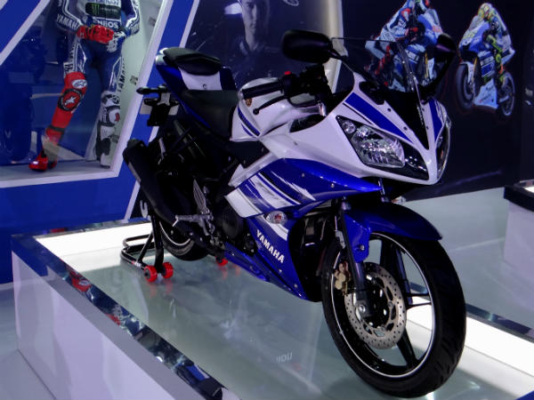 R15 Blue And White Hd