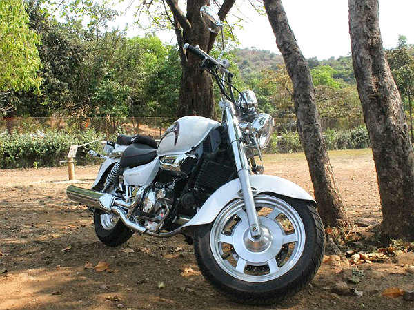 Hyosung Aquila 250 Review - The Real Cruiser? - DriveSpark Reviews