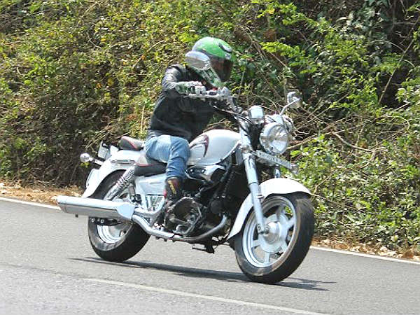 Hyosung Aquila 250 Review - The Real Cruiser? - DriveSpark Reviews