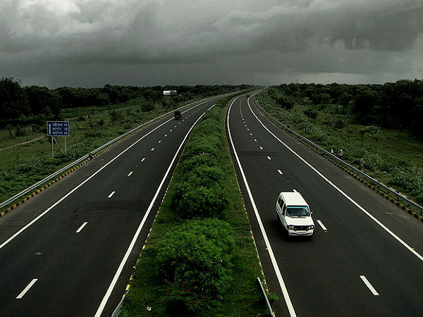 Highway Driving Tips - Sid And James Take A Road Trip - DriveSpark