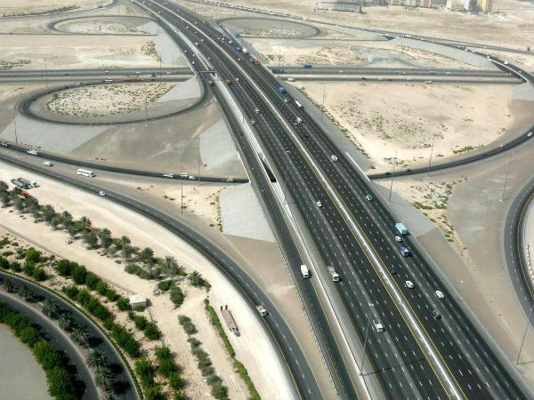 Top 10 Fastest Roads On Earth - DriveSpark