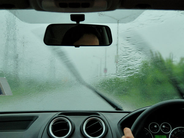 Monsoon Driving Tips - Stay Safe During The Rains - DriveSpark News
