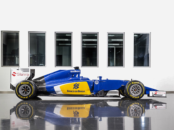 Sauber F1 Team Reveals Its 2015 Competition Livery - DriveSpark News