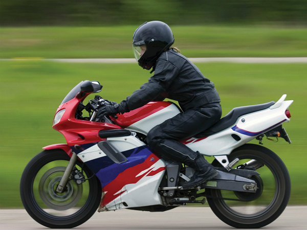 How To Ride A Motorcycle: 10 Easy Steps For Beginners - DriveSpark