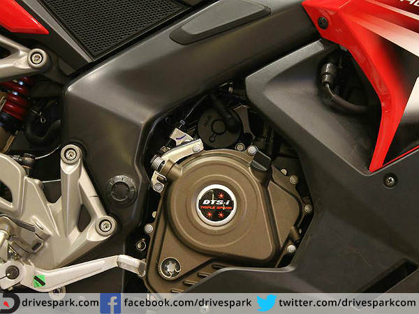 Bajaj Pulsar RS 200: Standout Features - DriveSpark News