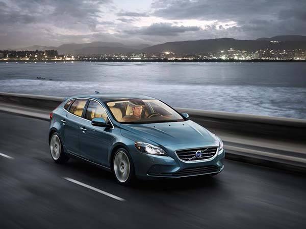 Volvo V40 Hatchback To Be Launched In India Soon - DriveSpark News