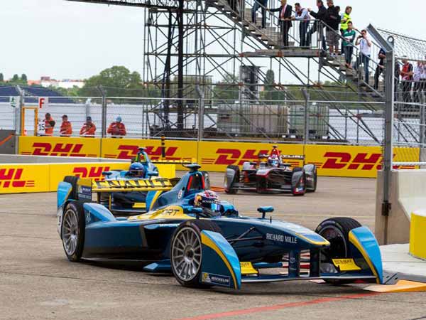 Renault To Focus Time & Money In Formula E Championship - DriveSpark News
