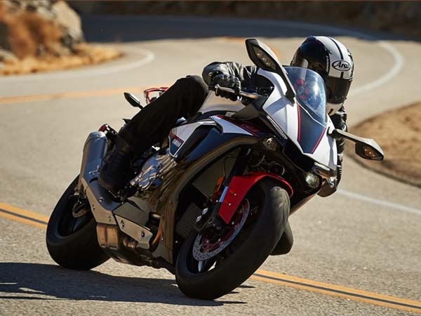 Yamaha YZF-R1S 2016; The Street Friendly Superbike - DriveSpark News