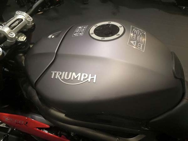 2016 Triumph Speed Triple Pictures And Specification - DriveSpark News