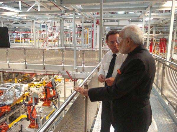 Narendra Modi Visits JLR Facility In UK - DriveSpark News
