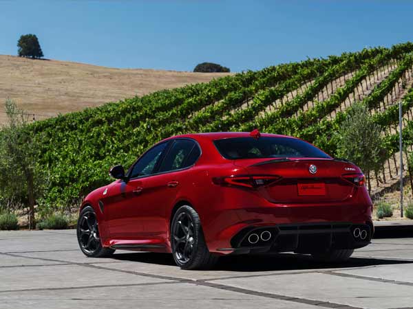 LA Auto Show 2015: Alfa Romeo Giulia Showcased - Images - DriveSpark