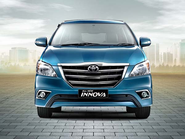 New Toyota Innova Crysta vs Old Toyota Innova: Specs, Prices ...