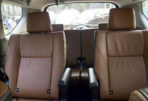 Toyota Innova Crysta Automatic Test Drive Review - DriveSpark Reviews