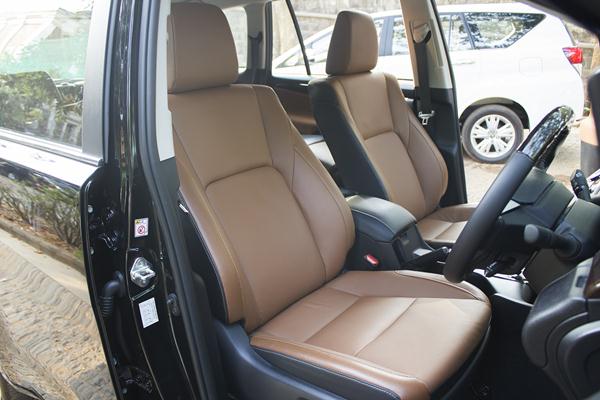 Toyota Innova Crysta Automatic Test Drive Review - DriveSpark Reviews