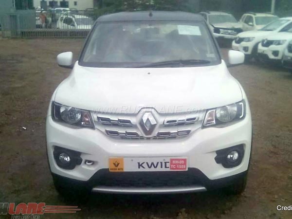Renault Kwid ‘Sports’ Seen At A Maharashtra Dealership - DriveSpark News