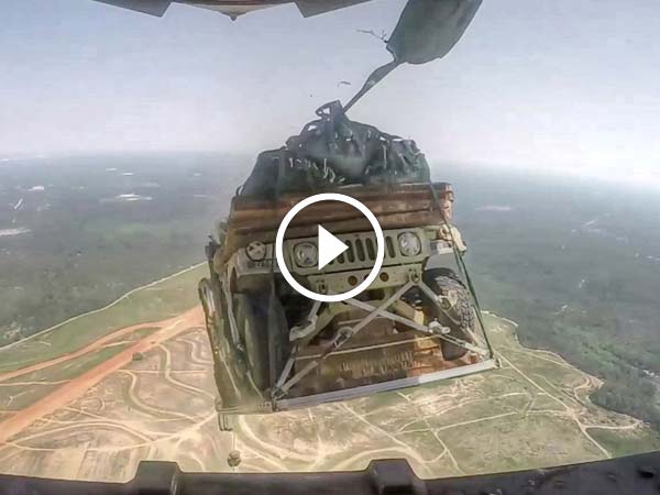 US Air Force Drops Humvees From A Plane And They Don't Crash Land ...