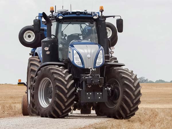Autonomous Tractor Launched By New Holland - DriveSpark News