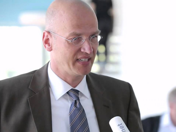 Daimler’s Top Executive Harald Kroeger Joins Bosch - DriveSpark News