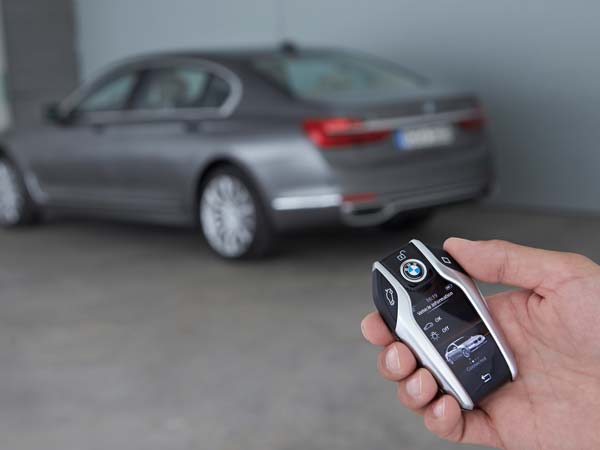 BMW 7 Series Remote Control Parking System Wins CarIT Award ...