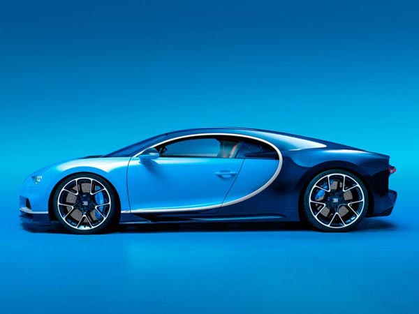 Bugatti Chiron Poses in France - DriveSpark News