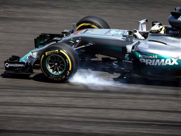 Lewis Hamilton Feeling ‘Helpless’ To Defend His F1 Title From Nico ...