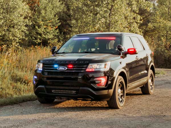 Ford Police Interceptor Utility Debuts New Rear Spoiler Lights ...