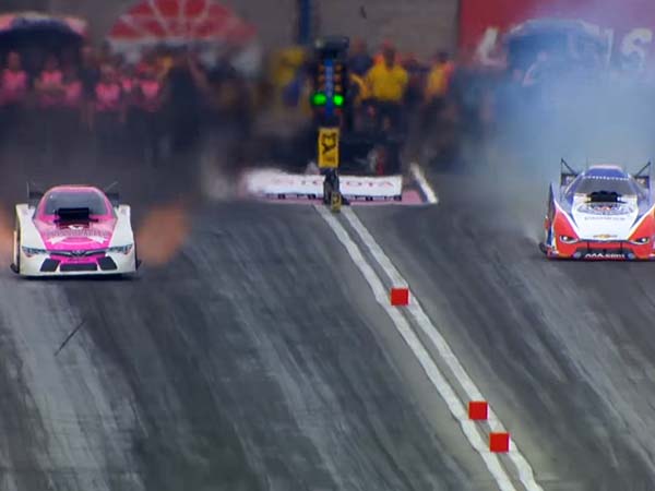 Drag Racing Funny Car Pulls Off A Perfect Wheelie - DriveSpark