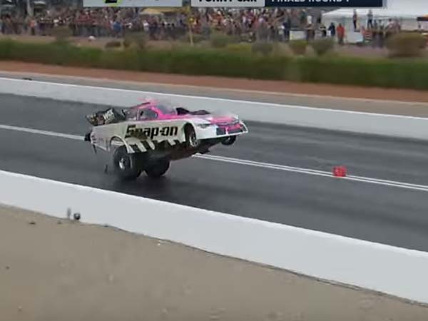 Drag Racing Funny Car Pulls Off A Perfect Wheelie - DriveSpark