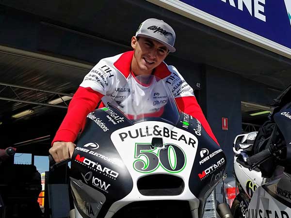Stefano Manzi Joins Rossi’s Moto2 Team For 2017 - DriveSpark News