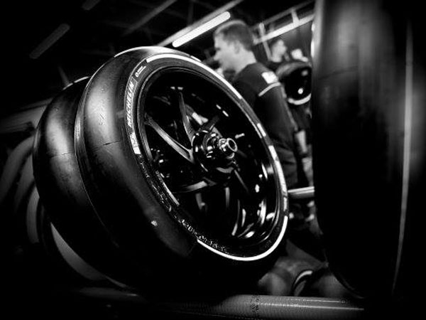 Michelin’s Intermediate Tyres Dropped By MotoGP For 2017 - DriveSpark News