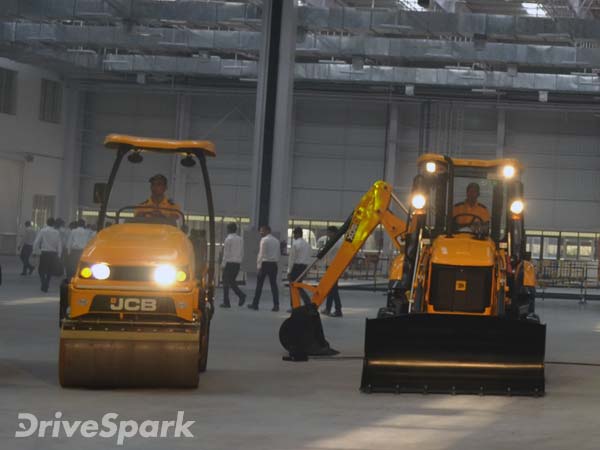 JCB India Unveils Seven New Products At Gurgaon - DriveSpark News