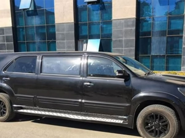 Toyota Fortuner Modified Into A Limousine - DriveSpark News