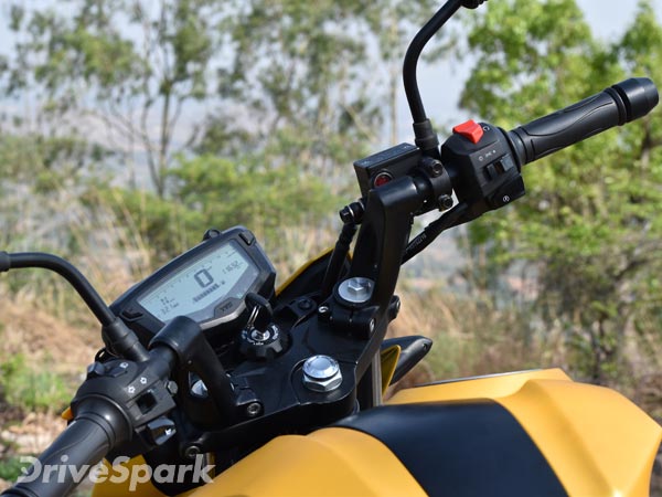 TVS Apache RTR 200 4V FI, ABS Variant Spotted At Dealership ...