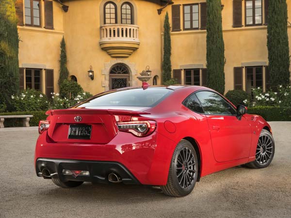 Watch Tata Racemo Vs. Toyota GT86 Drag Race In The Virtual World ...