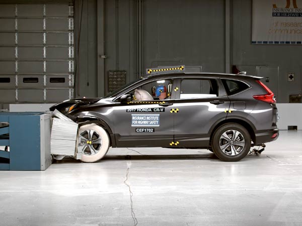 2017 Honda CR-V Receives Top Safety Ratings From IIHS - DriveSpark News