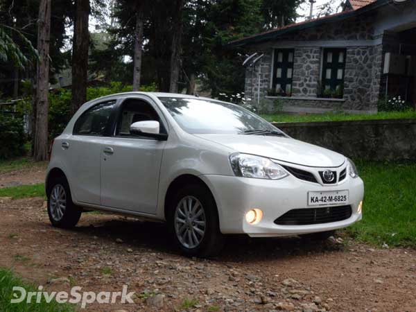 Survey Reveals White Is The World’s Preferred Car Colour - DriveSpark News