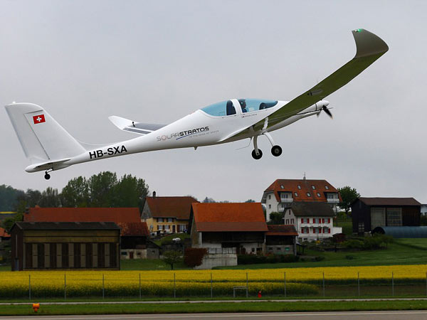Solar Plane Completes First Flight En Route To The Stratosphere ...