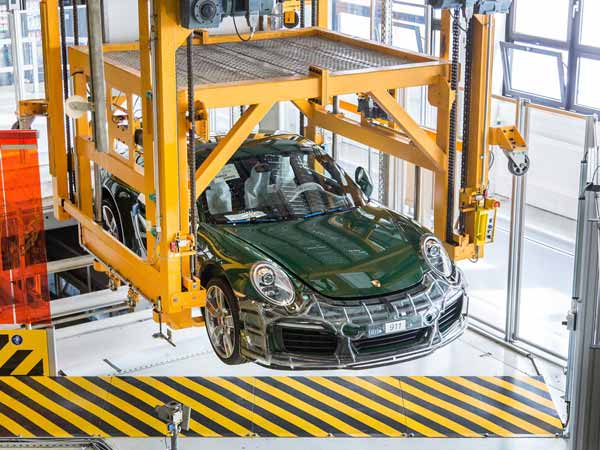 Porsche 911 One Millionth Rolls Out From Production Line - DriveSpark News