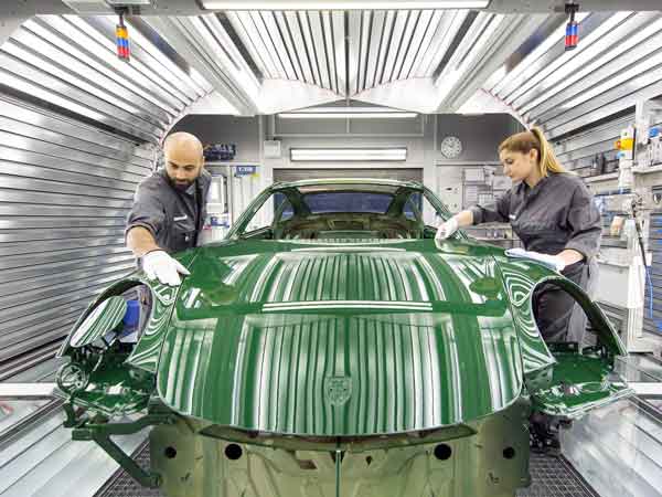 Porsche 911 One Millionth Rolls Out From Production Line - DriveSpark News