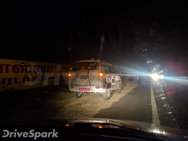 Mahindra TUV500 MPV Spied Testing - DriveSpark News