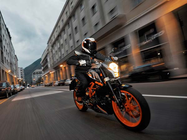 BS3 KTM 390 Duke Sold For Rs 1.5 Lakh On-Road - DriveSpark News