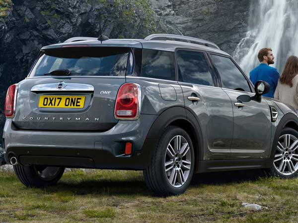 MINI Updates Its Range; Receives New Features - DriveSpark News