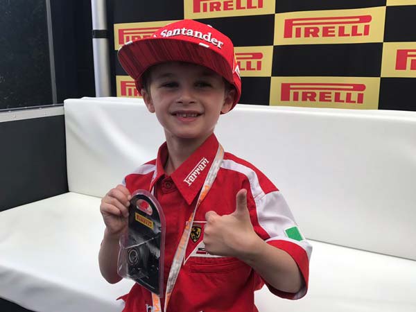 F1 Fan Thomas Danel Meets Kimi Raikkonen - DriveSpark