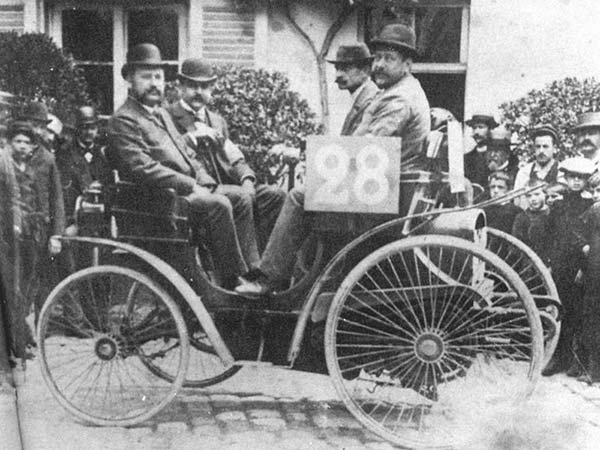 This Day, That Year: World’s First Automotive Race - DriveSpark